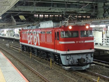 レインボー 色のEF81 95、台検により秋田総合車両センターへ入場 | 鉄道ホビダス