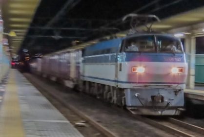 EF66 127「サメのニーナ」が高崎線2081列車に登板 | 鉄道ホビダス