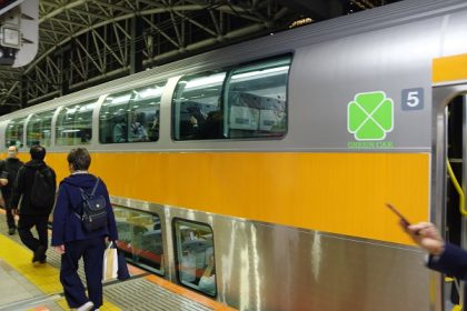 中央線快速E233系の2階建てグリーン車の状況 | 鉄道ホビダス
