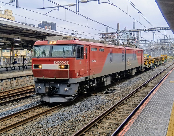 那須塩原行きロングレール輸送9077列車をEH500-37が牽引 | 鉄道ホビダス