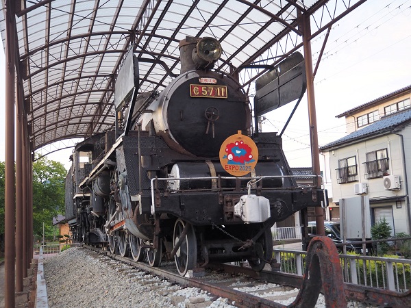 【保存車両】C57 11にEXPO2025のヘッドマーク | 鉄道ホビダス