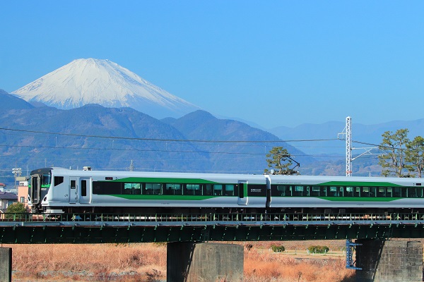 【御殿場線にE257系入線】特急「Mt.Fuji御殿場」を運転 | 鉄道ホビダス
